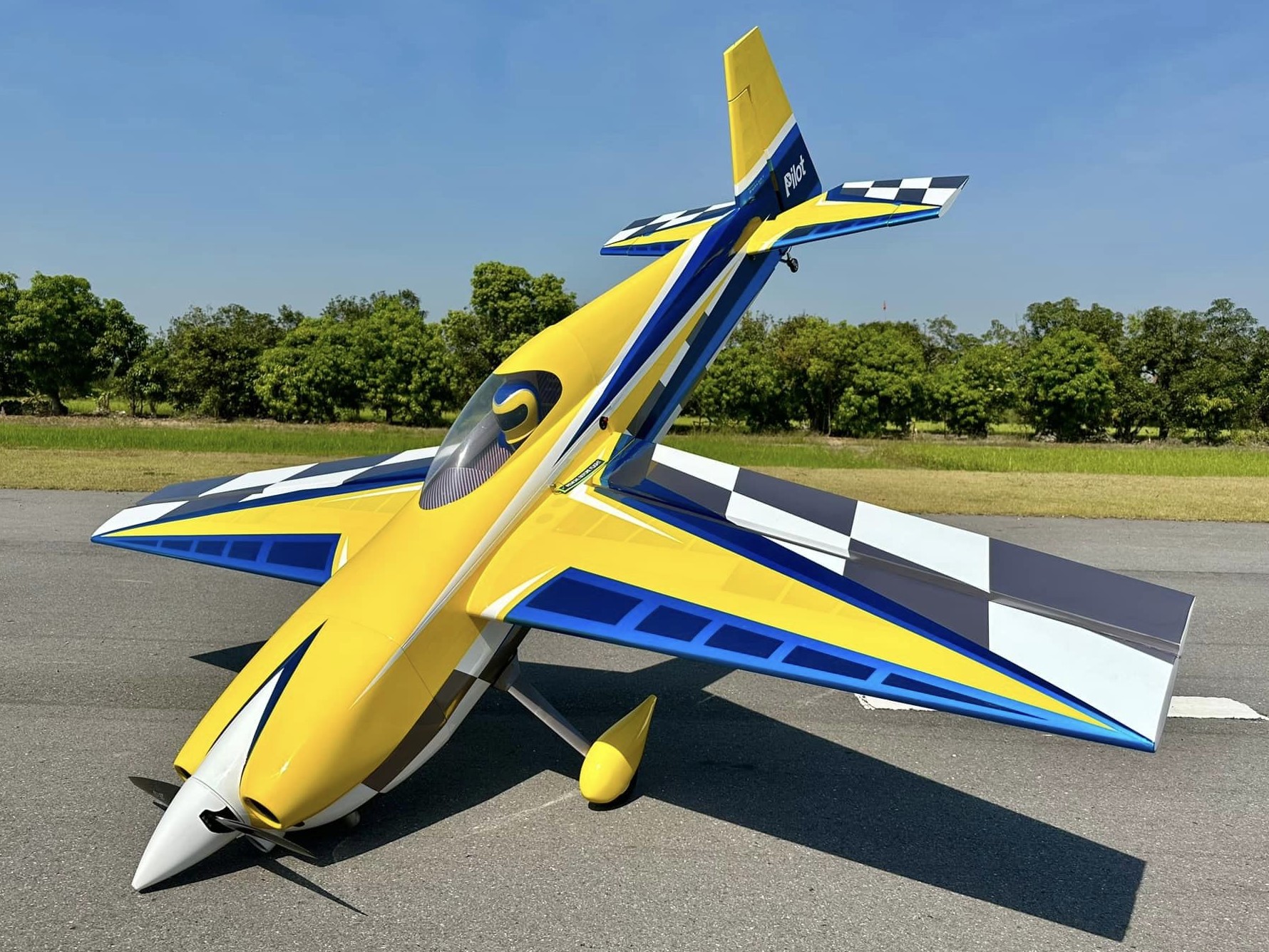 Edge 540 V3 – 103” 2643mm – Pilot-RC 02 – HEBU-shop.ch